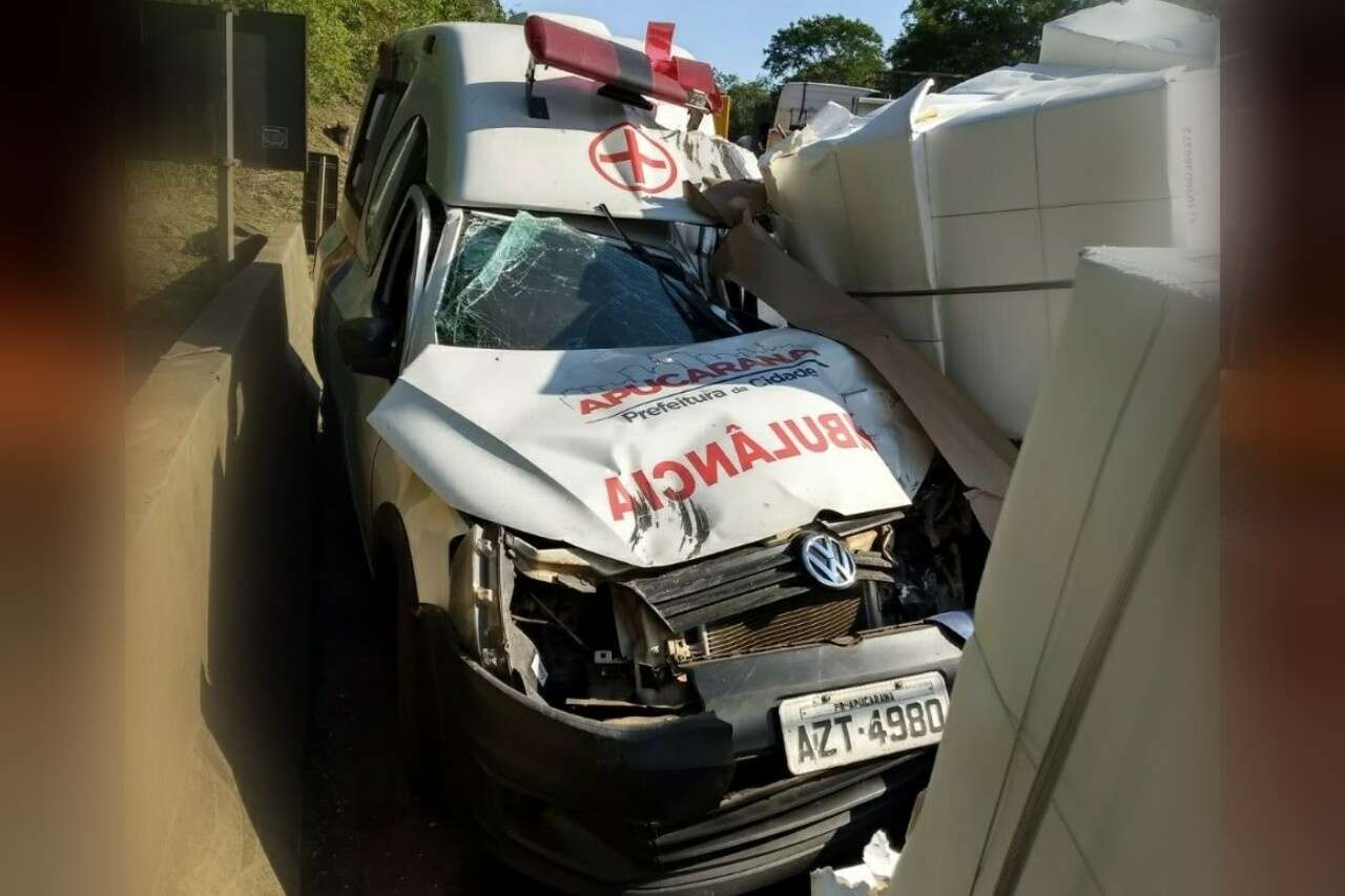 Criança Que Estava Na Ambulância De Apucarana Que Se Envolveu Em