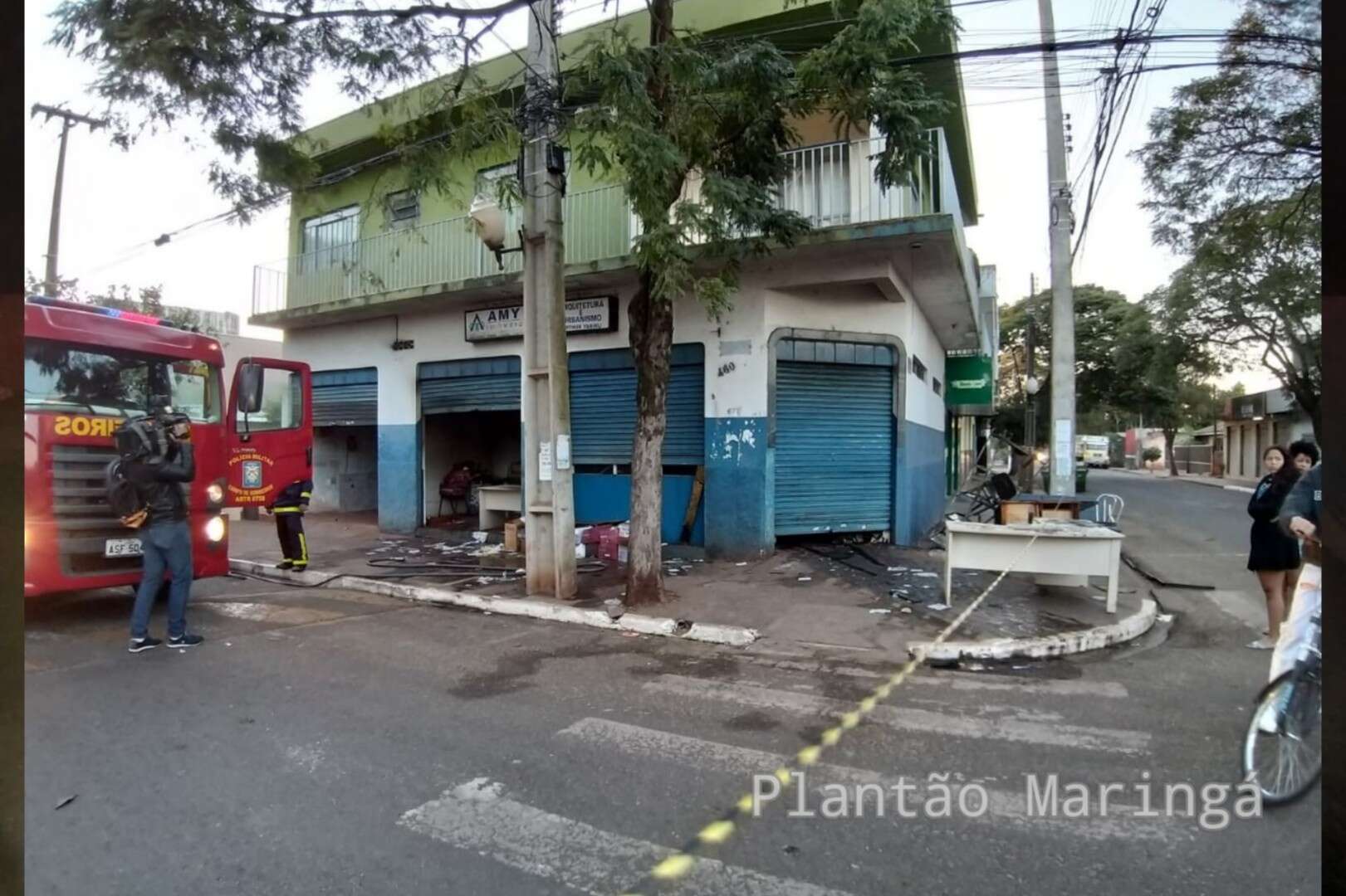 Urgente - pessoa morre queimada durante incêndio em imobiliária de Sarandi - Plantão Maringá